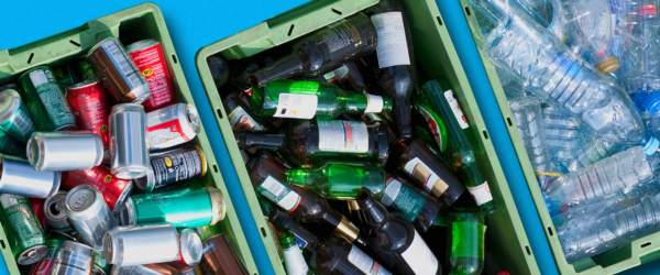 Comparison types of juice packaging between glass vs plastic vs cans