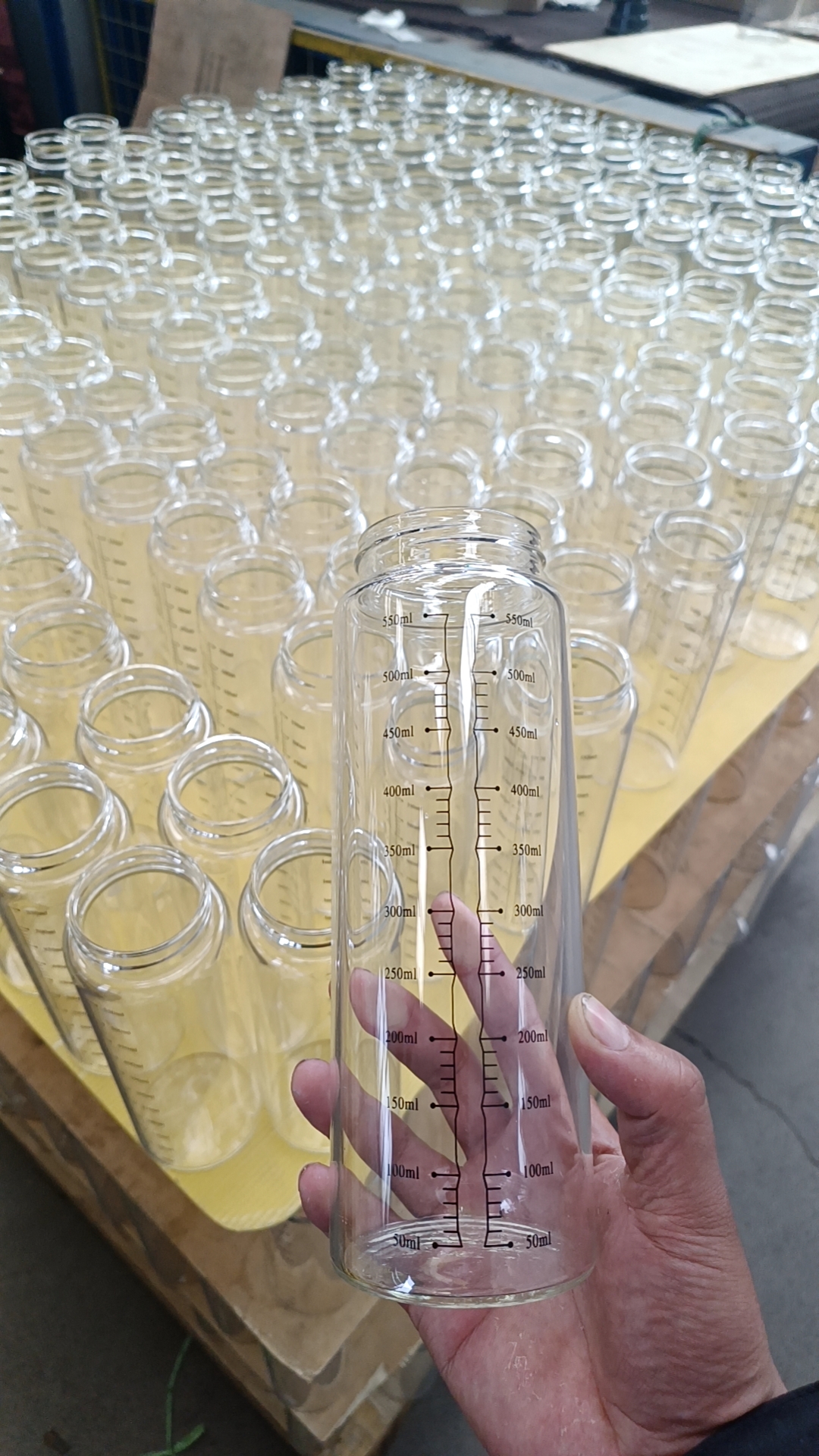 A simple guide to select glass water bottles-custom glass bottles